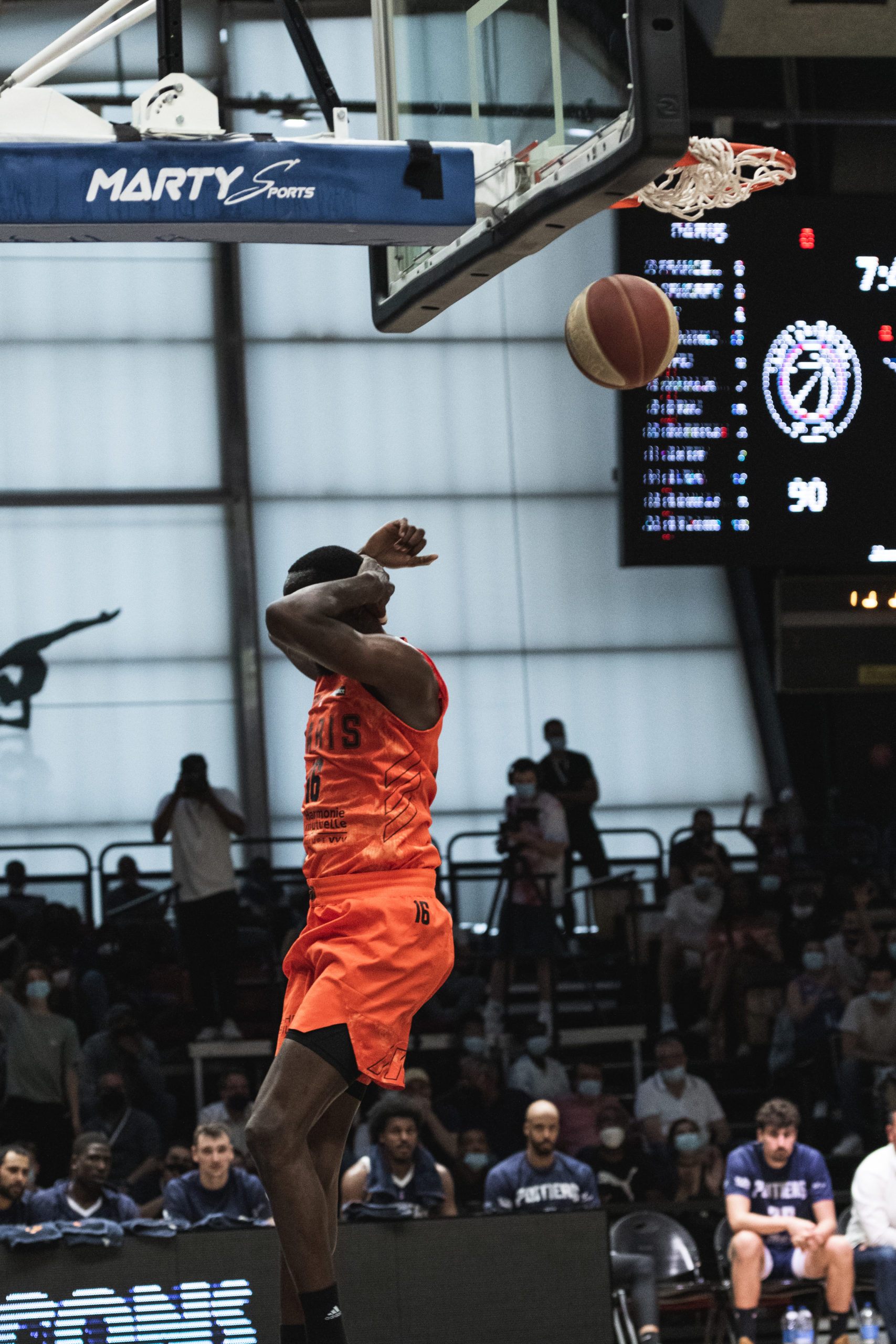 Merci Nobel ! - Paris Basketball