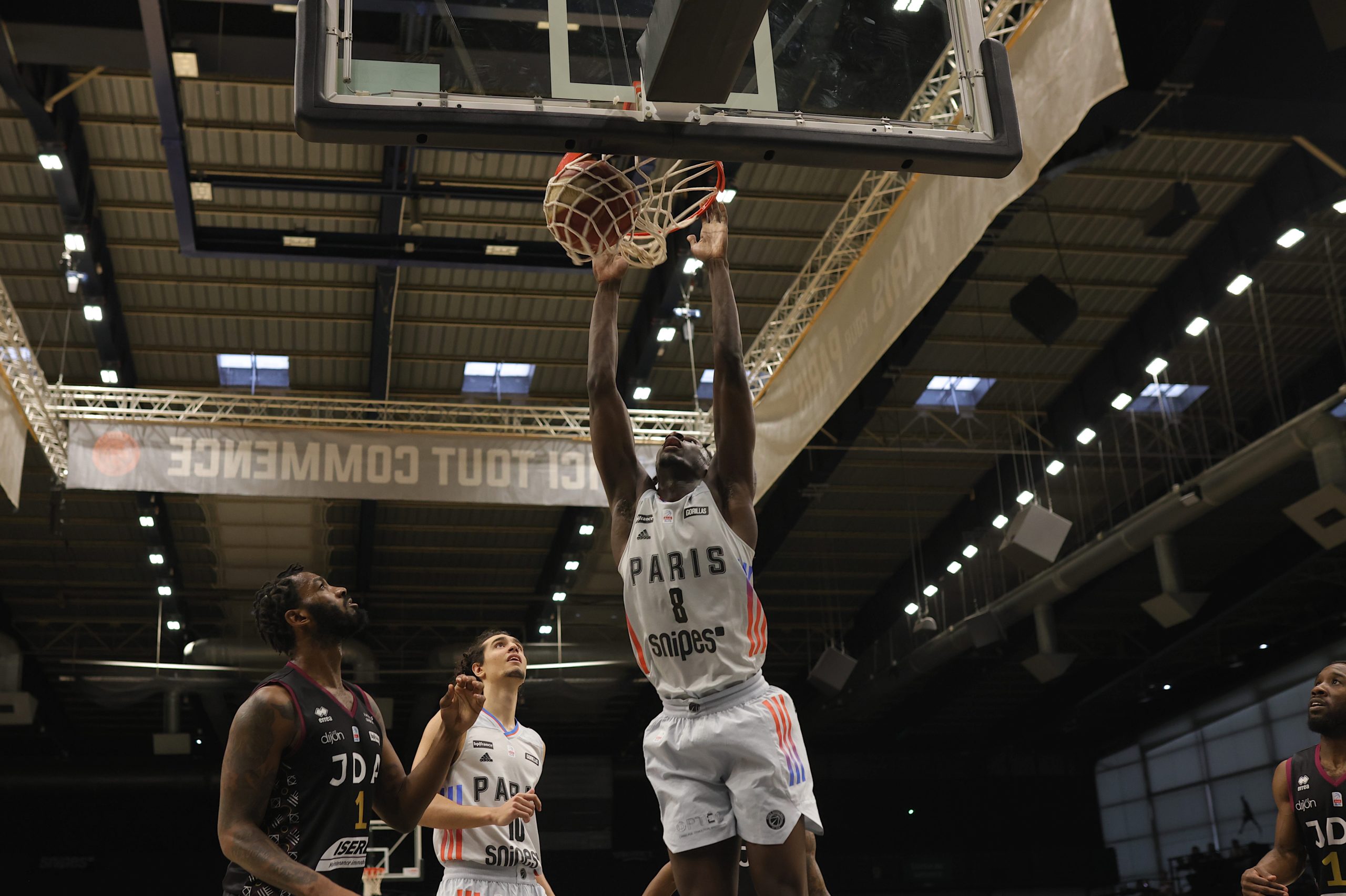 Ismael Kamagate réjouit de la victoire face à Dijon - Paris Basketball