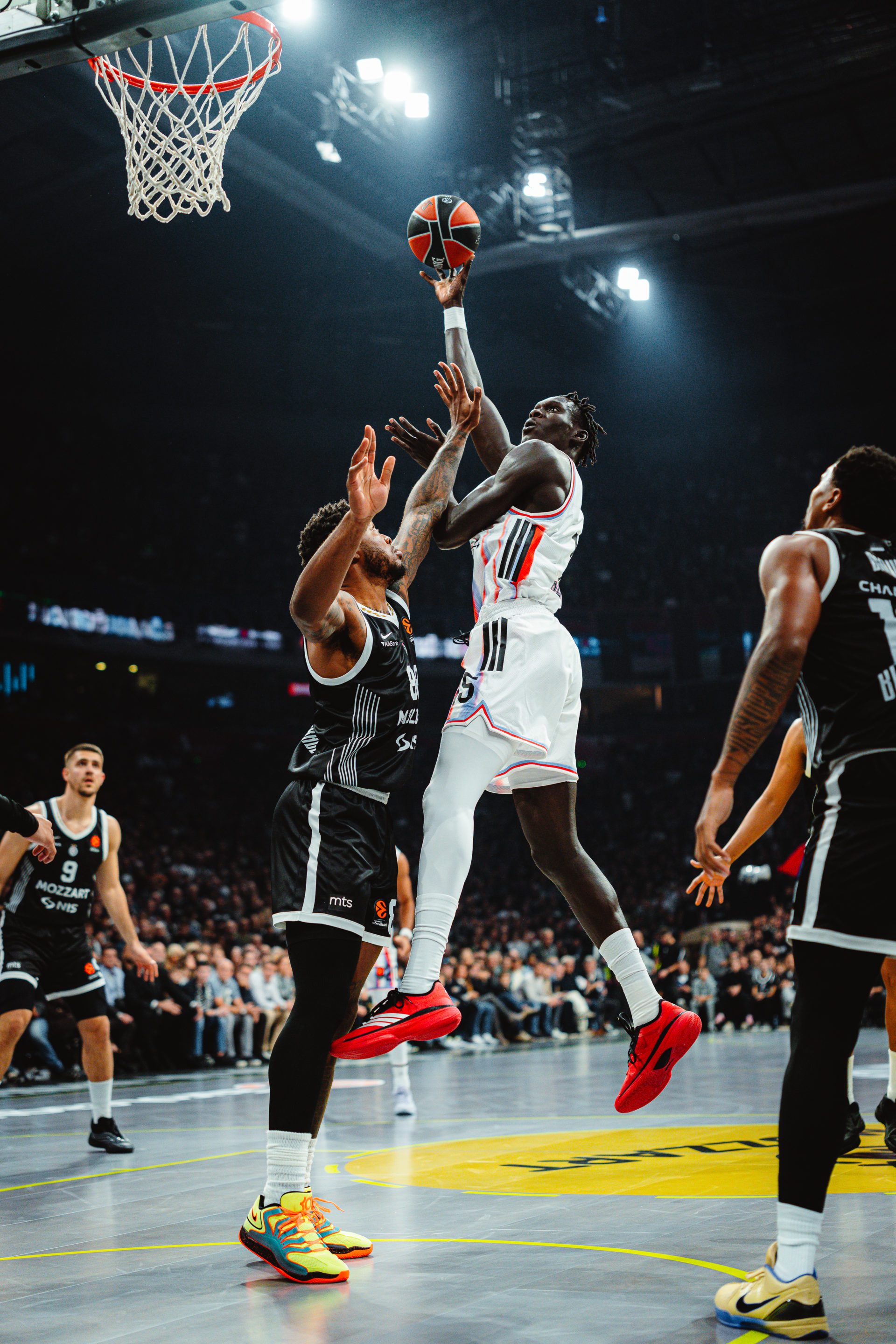 Paris éclipse le Partizan - ParisBasketball