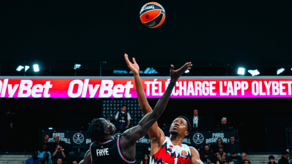 The jump ball or tip-off : the glossary of basketix - ParisBasketball